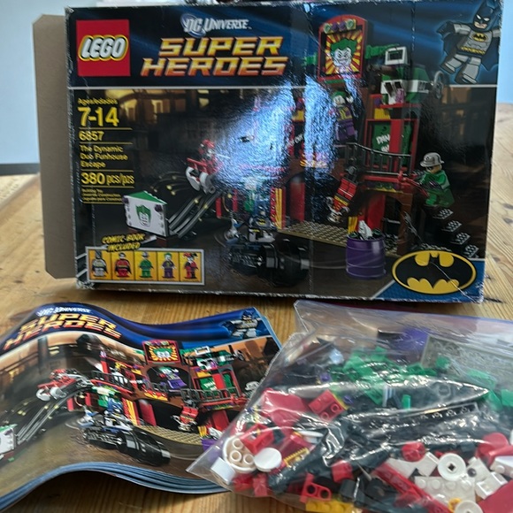 Lego | Toys | Dc Super Universe Super Heroes The Dynamic Duo Funhouse ...